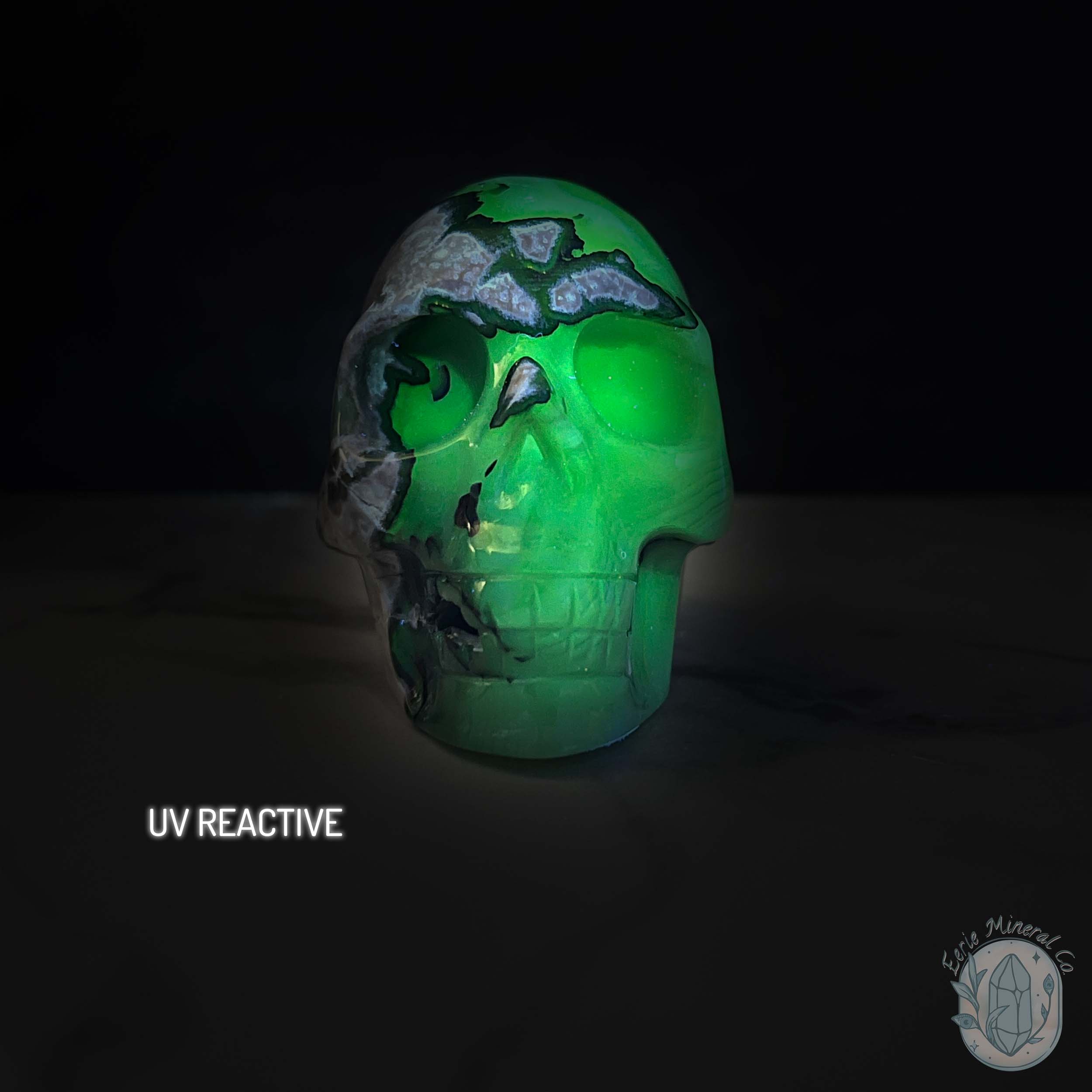 Green UV Reactive Agate Skull Carving | Skull Carvings for Sale – Eerie ...